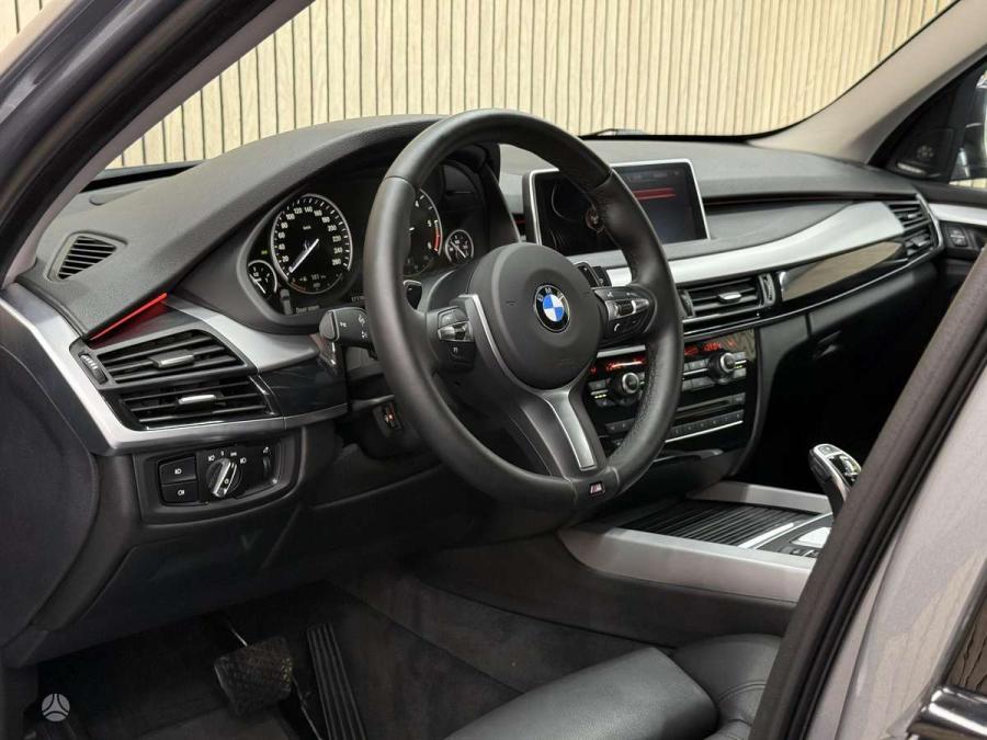 Pelēks BMW X5 2014 Marijampole, ar dzinēja tilpumu 2.99 L un nobraukumu 171 tūkst. km par 18750 €, foto 24 vietnē AUTOMOTO.COM.LV