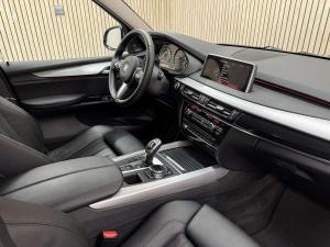 Pelēks BMW X5 2014 Marijampole, ar dzinēja tilpumu 2.99 L un nobraukumu 171 tūkst. km par 18750 €, foto 35 vietnē AUTOMOTO.COM.LV