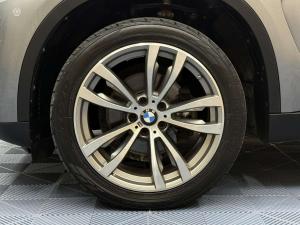 Pelēks BMW X5 2014 Marijampole, ar dzinēja tilpumu 2.99 L un nobraukumu 171 tūkst. km par 18750 €, foto 37 vietnē AUTOMOTO.COM.LV