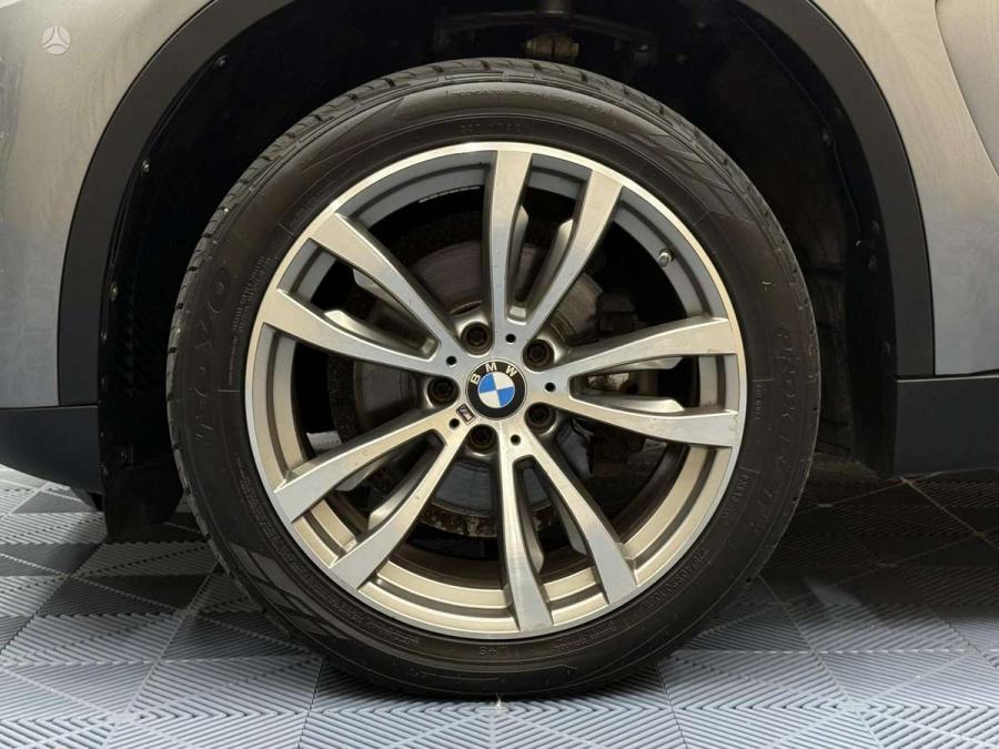 Pelēks BMW X5 2014 Marijampole, ar dzinēja tilpumu 2.99 L un nobraukumu 171 tūkst. km par 18750 €, foto 37 vietnē AUTOMOTO.COM.LV
