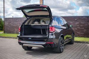 Pelēks BMW X5 2014 Marijampole, ar dzinēja tilpumu 2.99 L un nobraukumu 292 tūkst. km par 15950 €, foto 10 vietnē AUTOMOTO.COM.LV