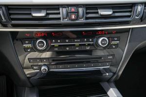 Pelēks BMW X5 2014 Marijampole, ar dzinēja tilpumu 2.99 L un nobraukumu 292 tūkst. km par 15950 €, foto 18 vietnē AUTOMOTO.COM.LV