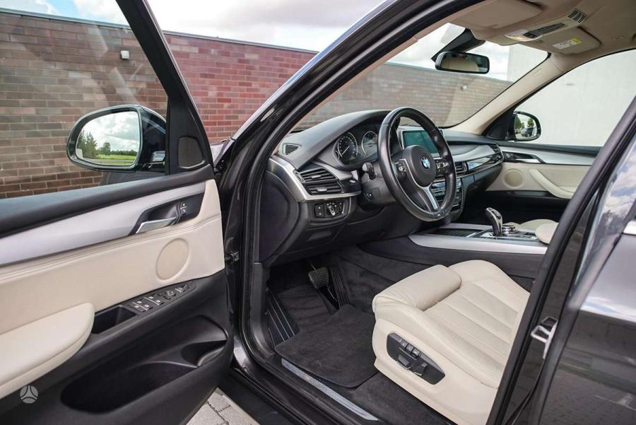 Pelēks BMW X5 2014 Marijampole, ar dzinēja tilpumu 2.99 L un nobraukumu 292 tūkst. km par 15950 €, foto 24 vietnē AUTOMOTO.COM.LV