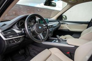 Pelēks BMW X5 2014 Marijampole, ar dzinēja tilpumu 2.99 L un nobraukumu 292 tūkst. km par 15950 €, foto 25 vietnē AUTOMOTO.COM.LV