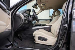 Pelēks BMW X5 2014 Marijampole, ar dzinēja tilpumu 2.99 L un nobraukumu 292 tūkst. km par 15950 €, foto 26 vietnē AUTOMOTO.COM.LV