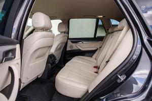 Pelēks BMW X5 2014 Marijampole, ar dzinēja tilpumu 2.99 L un nobraukumu 292 tūkst. km par 15950 €, foto 31 vietnē AUTOMOTO.COM.LV