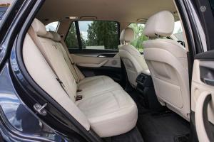 Pelēks BMW X5 2014 Marijampole, ar dzinēja tilpumu 2.99 L un nobraukumu 292 tūkst. km par 15950 €, foto 34 vietnē AUTOMOTO.COM.LV