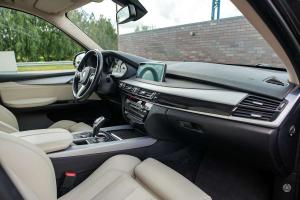 Pelēks BMW X5 2014 Marijampole, ar dzinēja tilpumu 2.99 L un nobraukumu 292 tūkst. km par 15950 €, foto 36 vietnē AUTOMOTO.COM.LV