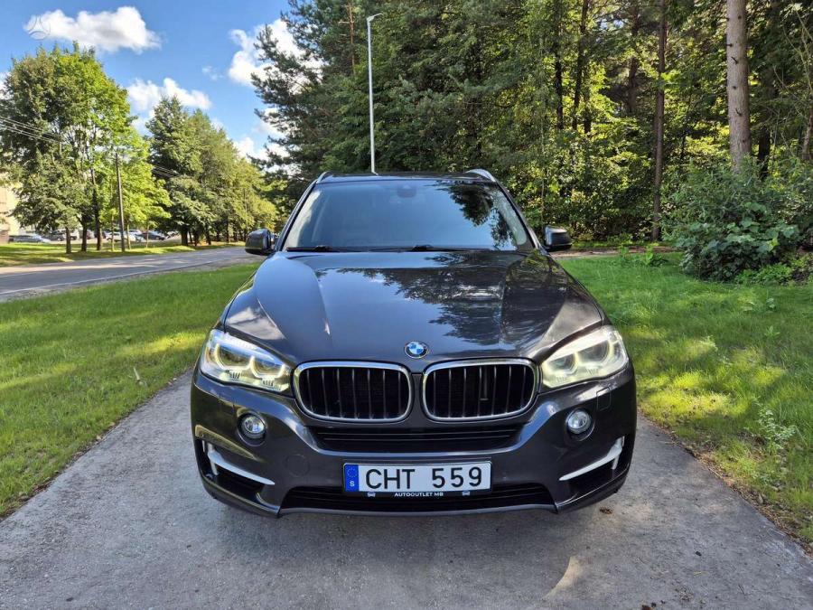 Grey BMW X5 2014 in Utena, with an engine capacity of 2.99 L and mileage of 280 thousand km for 14990 €, photo 8 on AUTOMOTO.COM.LV