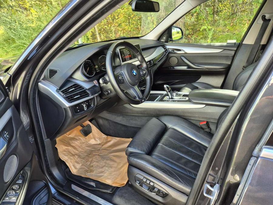 Grey BMW X5 2014 in Utena, with an engine capacity of 2.99 L and mileage of 280 thousand km for 14990 €, photo 10 on AUTOMOTO.COM.LV