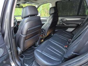 Grey BMW X5 2014 in Utena, with an engine capacity of 2.99 L and mileage of 280 thousand km for 14990 €, photo 14 on AUTOMOTO.COM.LV