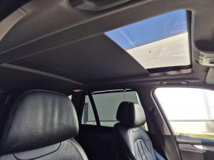Grey BMW X5 2014 in Utena, with an engine capacity of 2.99 L and mileage of 280 thousand km for 14990 €, photo 17 on AUTOMOTO.COM.LV