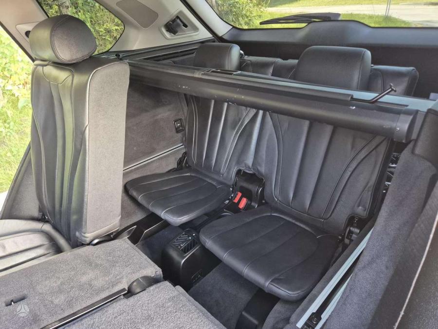 Grey BMW X5 2014 in Utena, with an engine capacity of 2.99 L and mileage of 280 thousand km for 14990 €, photo 21 on AUTOMOTO.COM.LV