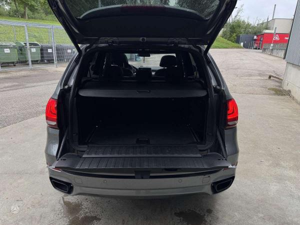 Grey BMW X5 2014 in Alytus, with an engine capacity of 3.00 L and mileage of 271 thousand km for 13100 €, photo 6 on AUTOMOTO.COM.LV