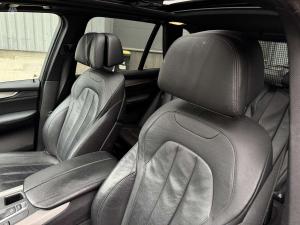 Pelēks BMW X5 2014 Alīta, ar dzinēja tilpumu 3.00 L un nobraukumu 271 tūkst. km par 13100 €, foto 9 vietnē AUTOMOTO.COM.LV