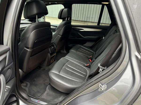 Grey BMW X5 2014 in Alytus, with an engine capacity of 3.00 L and mileage of 271 thousand km for 13100 €, photo 11 on AUTOMOTO.COM.LV
