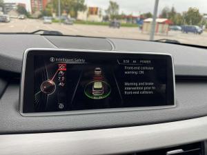 Pelēks BMW X5 2014 Alīta, ar dzinēja tilpumu 3.00 L un nobraukumu 271 tūkst. km par 13100 €, foto 16 vietnē AUTOMOTO.COM.LV