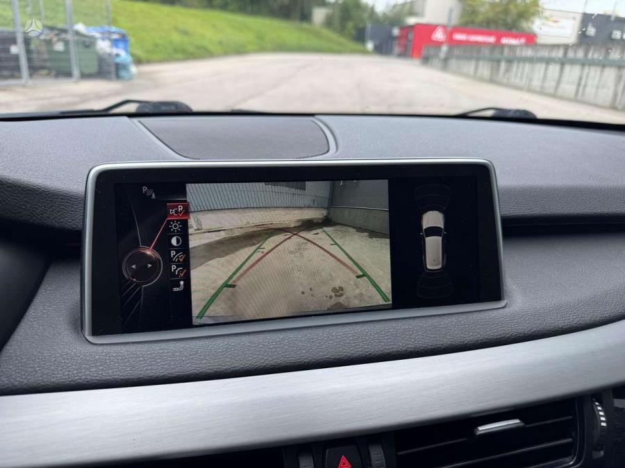 Pelēks BMW X5 2014 Alīta, ar dzinēja tilpumu 3.00 L un nobraukumu 271 tūkst. km par 13100 €, foto 17 vietnē AUTOMOTO.COM.LV