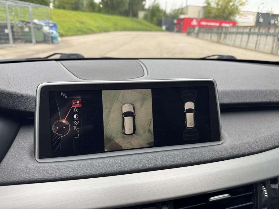 Pelēks BMW X5 2014 Alīta, ar dzinēja tilpumu 3.00 L un nobraukumu 271 tūkst. km par 13100 €, foto 18 vietnē AUTOMOTO.COM.LV