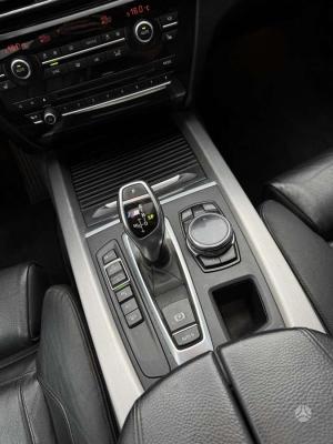 Pelēks BMW X5 2014 Alīta, ar dzinēja tilpumu 3.00 L un nobraukumu 271 tūkst. km par 13100 €, foto 19 vietnē AUTOMOTO.COM.LV