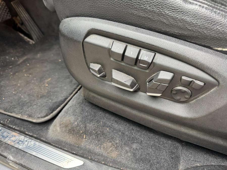Pelēks BMW X5 2014 Alīta, ar dzinēja tilpumu 3.00 L un nobraukumu 271 tūkst. km par 13100 €, foto 20 vietnē AUTOMOTO.COM.LV