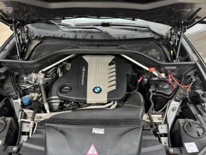 Pelēks BMW X5 2014 Alīta, ar dzinēja tilpumu 3.00 L un nobraukumu 271 tūkst. km par 13100 €, foto 43 vietnē AUTOMOTO.COM.LV