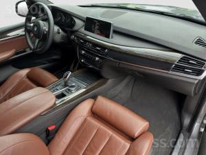 Grey BMW X5 2014 in Riga, with an engine capacity of 3.00 L and mileage of 221 thousand km for 18990 €, photo 6 on AUTOMOTO.COM.LV