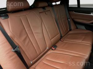Grey BMW X5 2014 in Riga, with an engine capacity of 3.00 L and mileage of 221 thousand km for 18990 €, photo 15 on AUTOMOTO.COM.LV