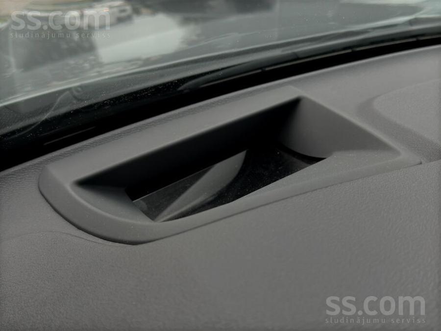 Grey BMW X5 2014 in Riga, with an engine capacity of 3.00 L and mileage of 221 thousand km for 18990 €, photo 20 on AUTOMOTO.COM.LV
