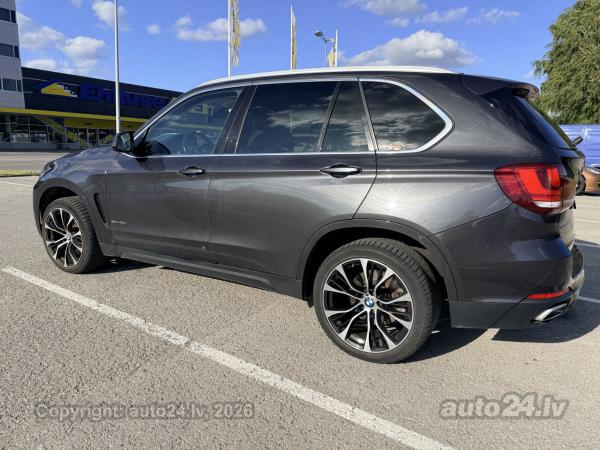 Pelēks BMW X5 2014 Tallina, ar dzinēja tilpumu 3.00 L un nobraukumu 233 tūkst. km par 23000 €, foto 3 vietnē AUTOMOTO.COM.LV