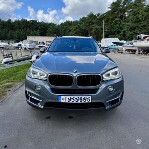 Pelēks BMW X5 2014 Kauņa, ar dzinēja tilpumu 2.98 L un nobraukumu 334 tūkst. km par 9999 €, foto 5 vietnē AUTOMOTO.COM.LV