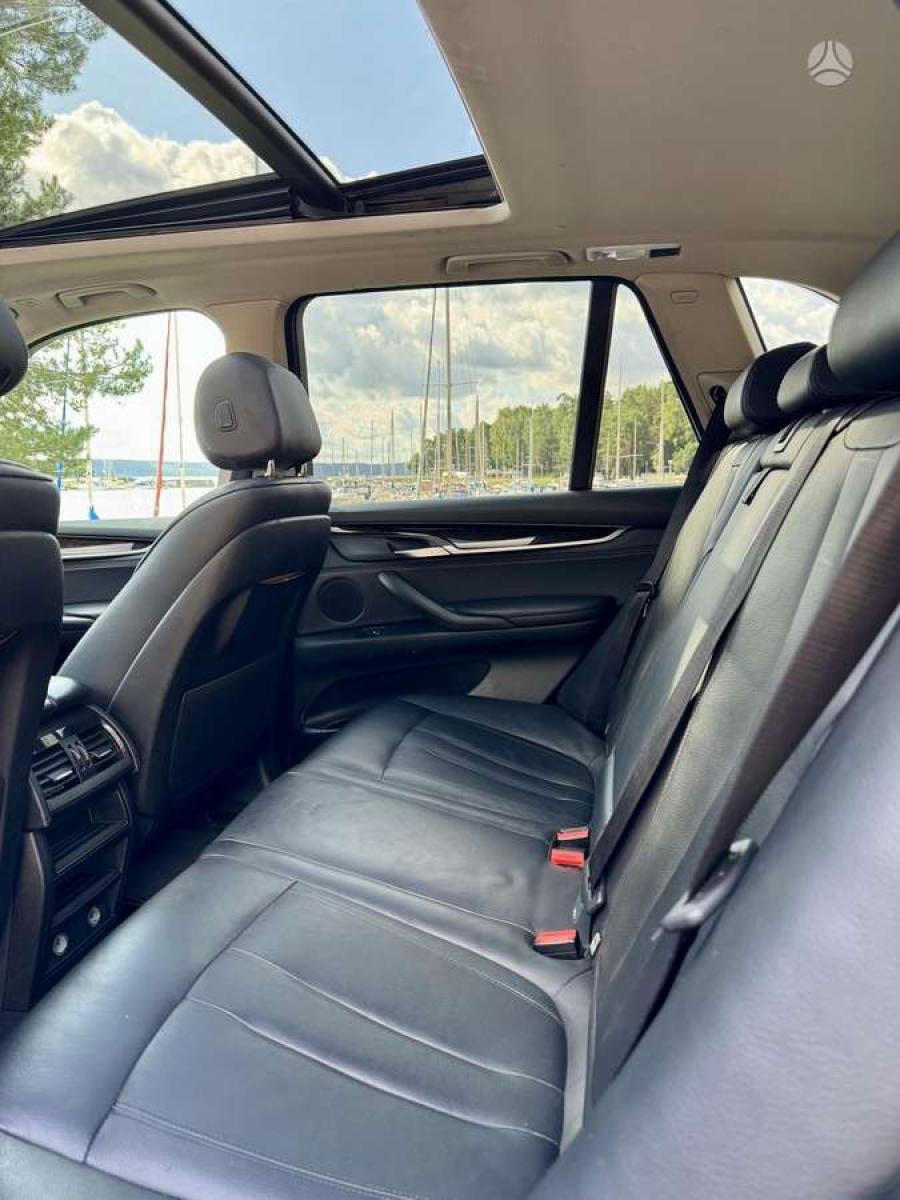 Pelēks BMW X5 2014 Kauņa, ar dzinēja tilpumu 2.98 L un nobraukumu 334 tūkst. km par 9999 €, foto 16 vietnē AUTOMOTO.COM.LV