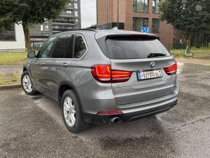 Pelēks BMW X5 2014 Kauņa, ar dzinēja tilpumu 2.98 L un nobraukumu 334 tūkst. km par 9999 €, foto 21 vietnē AUTOMOTO.COM.LV