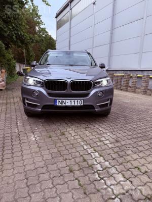 Grey BMW X5 2014 in Riga, with an engine capacity of 3.00 L and mileage of 214 thousand km for 20950 €, photo 6 on AUTOMOTO.COM.LV