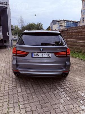 Grey BMW X5 2014 in Riga, with an engine capacity of 3.00 L and mileage of 214 thousand km for 20950 €, photo 7 on AUTOMOTO.COM.LV