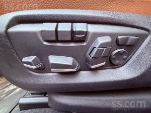 Grey BMW X5 2014 in Riga, with an engine capacity of 3.00 L and mileage of 214 thousand km for 20950 €, photo 21 on AUTOMOTO.COM.LV