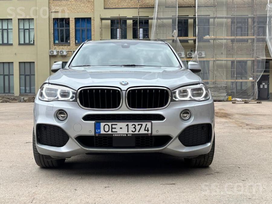 Pelēks BMW X5 2014 Rīga, ar dzinēja tilpumu 3.00 L un nobraukumu 310 tūkst. km par 19000 €, foto 1 vietnē AUTOMOTO.COM.LV
