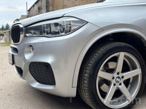 Pelēks BMW X5 2014 Rīga, ar dzinēja tilpumu 3.00 L un nobraukumu 310 tūkst. km par 19000 €, foto 4 vietnē AUTOMOTO.COM.LV