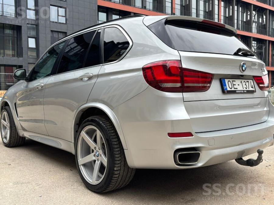 Pelēks BMW X5 2014 Rīga, ar dzinēja tilpumu 3.00 L un nobraukumu 310 tūkst. km par 19000 €, foto 5 vietnē AUTOMOTO.COM.LV