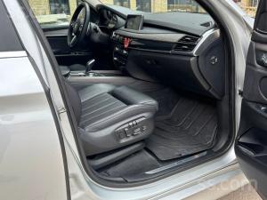 Pelēks BMW X5 2014 Rīga, ar dzinēja tilpumu 3.00 L un nobraukumu 310 tūkst. km par 19000 €, foto 9 vietnē AUTOMOTO.COM.LV