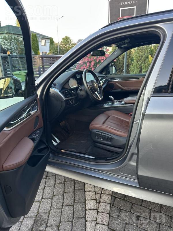 Pelēks BMW X5 2015 Rīga, ar dzinēja tilpumu 3.00 L un nobraukumu 261 tūkst. km par 21500 €, foto 6 vietnē AUTOMOTO.COM.LV