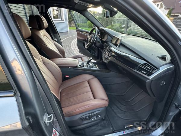 Pelēks BMW X5 2015 Rīga, ar dzinēja tilpumu 3.00 L un nobraukumu 261 tūkst. km par 21500 €, foto 8 vietnē AUTOMOTO.COM.LV