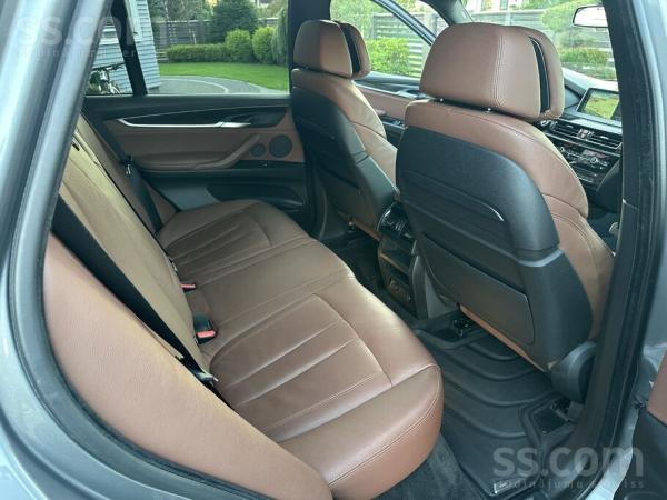 Pelēks BMW X5 2015 Rīga, ar dzinēja tilpumu 3.00 L un nobraukumu 261 tūkst. km par 21500 €, foto 10 vietnē AUTOMOTO.COM.LV