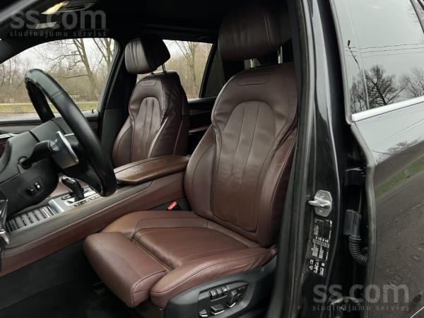 Grey BMW X5 2015 in Riga, with an engine capacity of 3.00 L and mileage of 0 thousand km for 20900 €, photo 8 on AUTOMOTO.COM.LV
