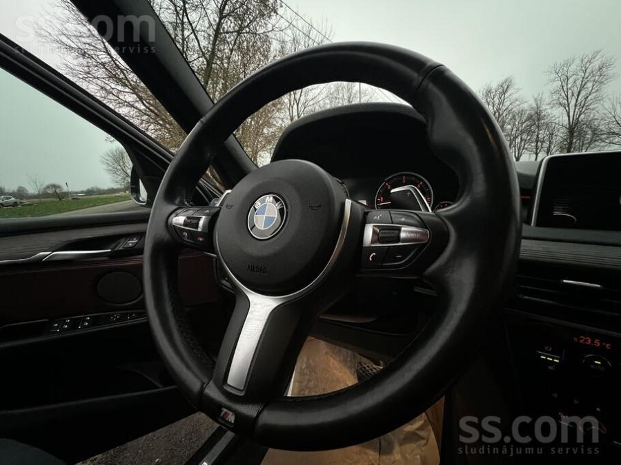 Grey BMW X5 2015 in Riga, with an engine capacity of 3.00 L and mileage of 0 thousand km for 20900 €, photo 17 on AUTOMOTO.COM.LV
