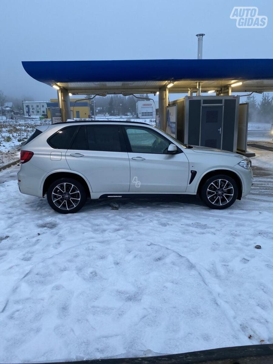 Pelēks BMW X5 2015 Raseiniai, ar dzinēja tilpumu 3.00 L un nobraukumu 173 tūkst. km par 19000 €, foto 4 vietnē AUTOMOTO.COM.LV