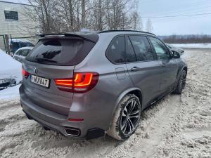 Grey BMW X5 2015 in Vilnius, with an engine capacity of 2.00 L and mileage of 309 thousand km for 24000 €, photo 3 on AUTOMOTO.COM.LV