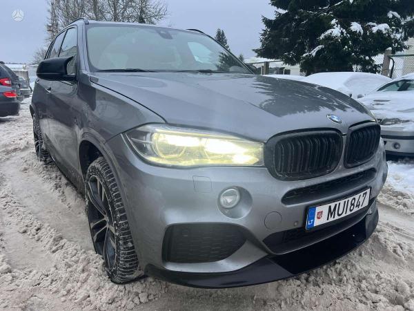 Grey BMW X5 2015 in Vilnius, with an engine capacity of 2.00 L and mileage of 309 thousand km for 24000 €, photo 7 on AUTOMOTO.COM.LV