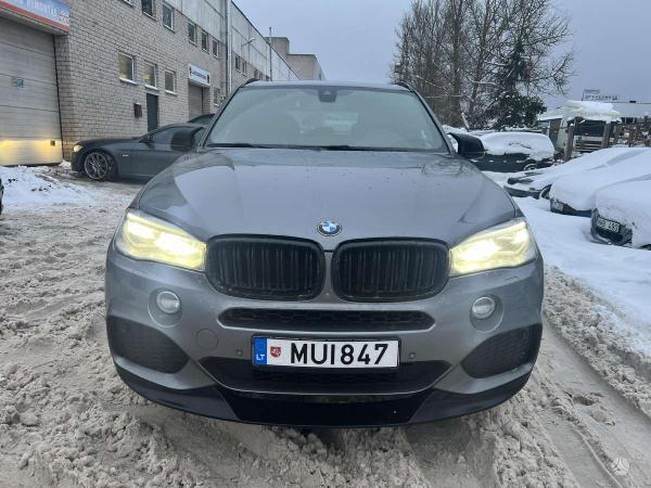 Grey BMW X5 2015 in Vilnius, with an engine capacity of 2.00 L and mileage of 309 thousand km for 24000 €, photo 8 on AUTOMOTO.COM.LV