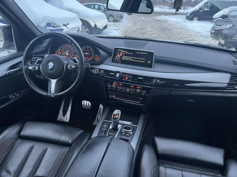 Grey BMW X5 2015 in Vilnius, with an engine capacity of 2.00 L and mileage of 309 thousand km for 24000 €, photo 17 on AUTOMOTO.COM.LV